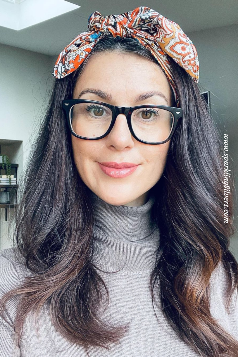 10 Excellent Ideas to Hide Gray Hair Demarcation Line - SparklingSilvers